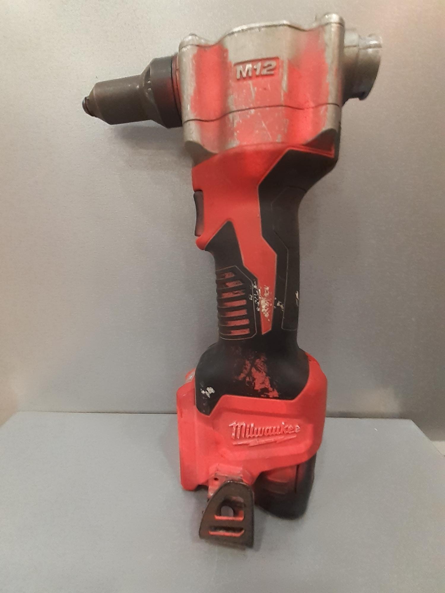 Akutoitel needipüstol Milwaukee M12 BPRT - Luutar